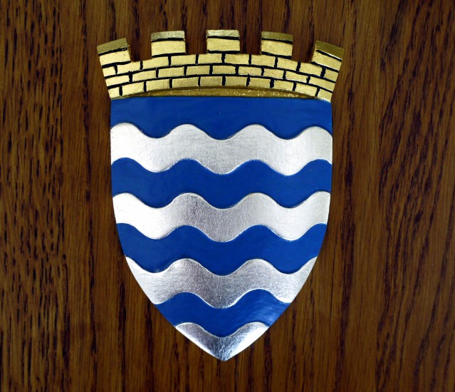 Oil Gilded and Decorated Heraldic Shield | Woodcarvers and Gilders